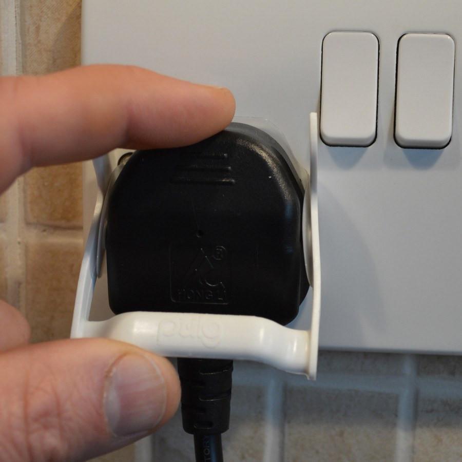 6 Plug pullers, PULG make removing plugs easy even awkward sockets ...