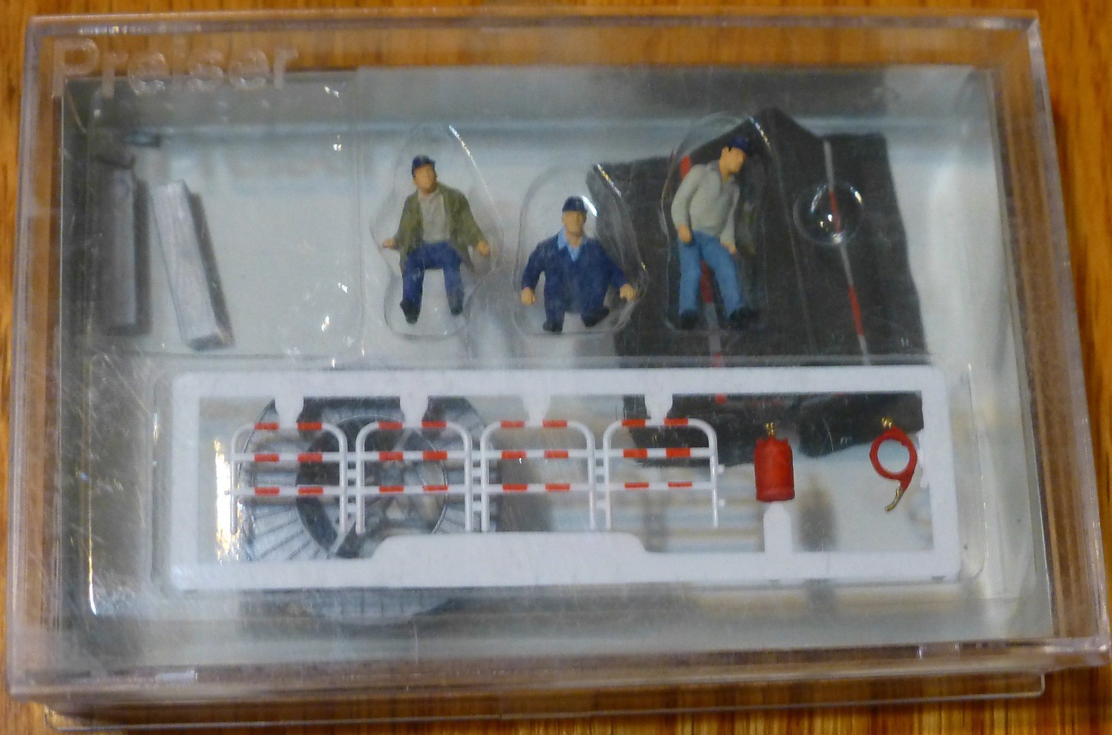 Preiser HO #10374 People Working -- Telephone Workers w/Tent | eBay