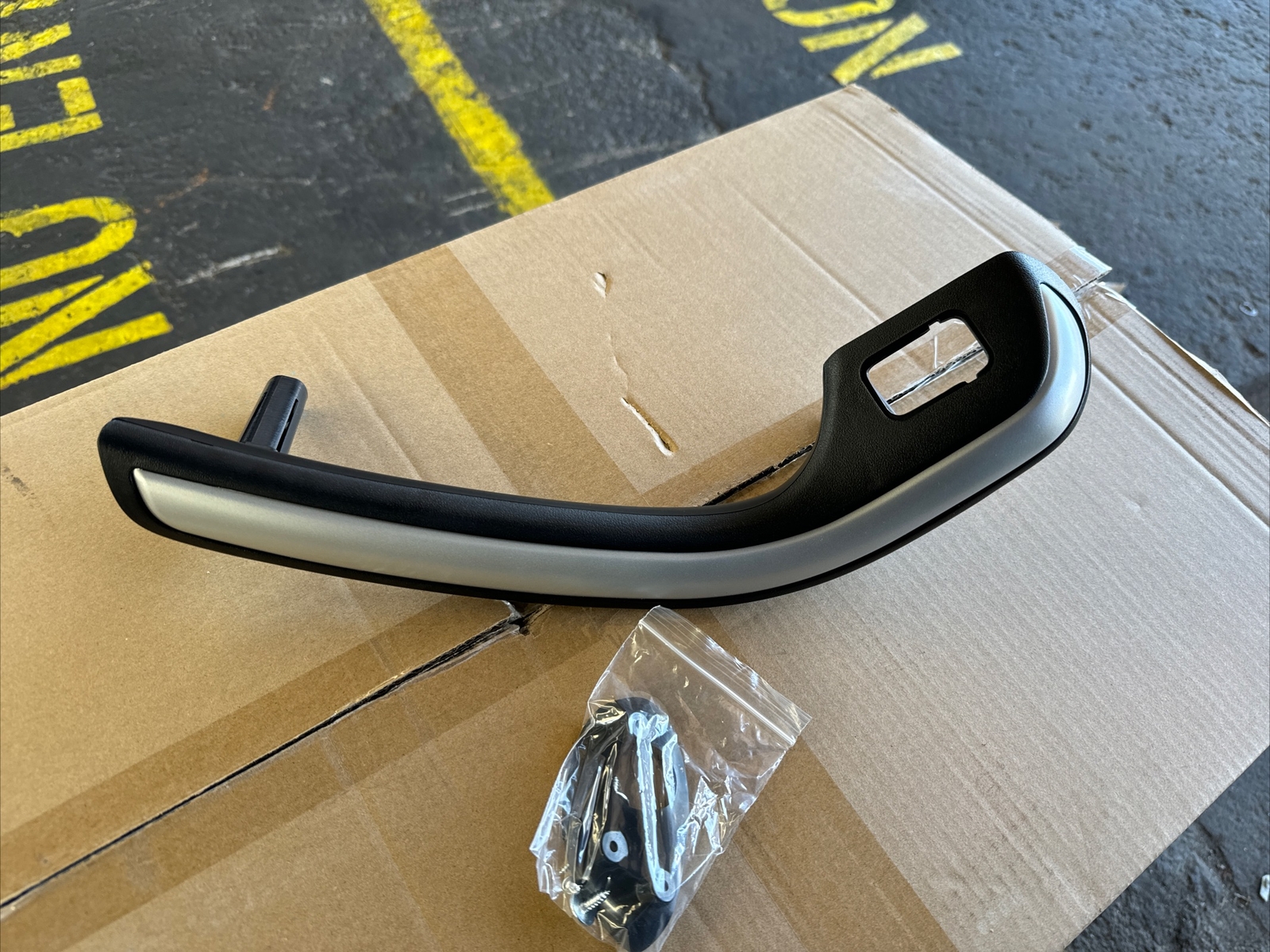 FORD FALCON BF XR8 FPV XR6 TURBO XT UTE SEDAN DOOR HANDLE PASSENGER ...