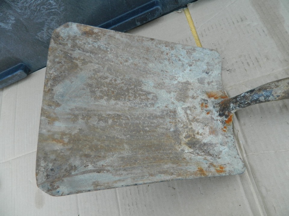 VTG AMES SINCE 1774 D HANDLE FEATHERWEIGHT TEMPERED SHOCKBAND #2 SHOVEL ...