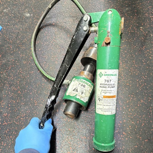 Greenlee 767 Hydraulic Hand Pump with 746 Knockout Driver Set | eBay