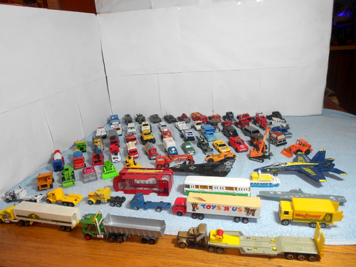 72 PIECE VINTAGE SET DIE CAST METAL & PLASTIC TOY CARS TRUCKS VANS ...