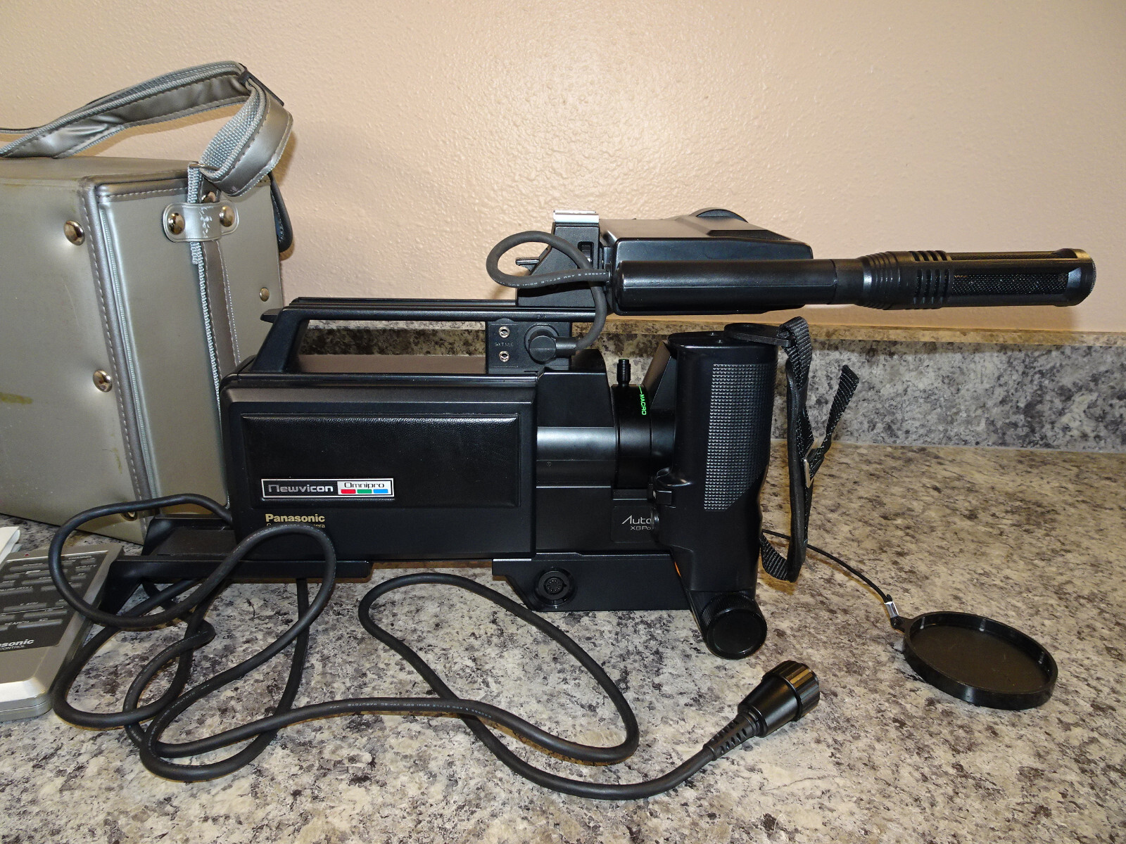 PANASONIC COLOR VIDEO CAMERA NEWVICON OMNIPRO PK-957 w/ Remote, Case ...