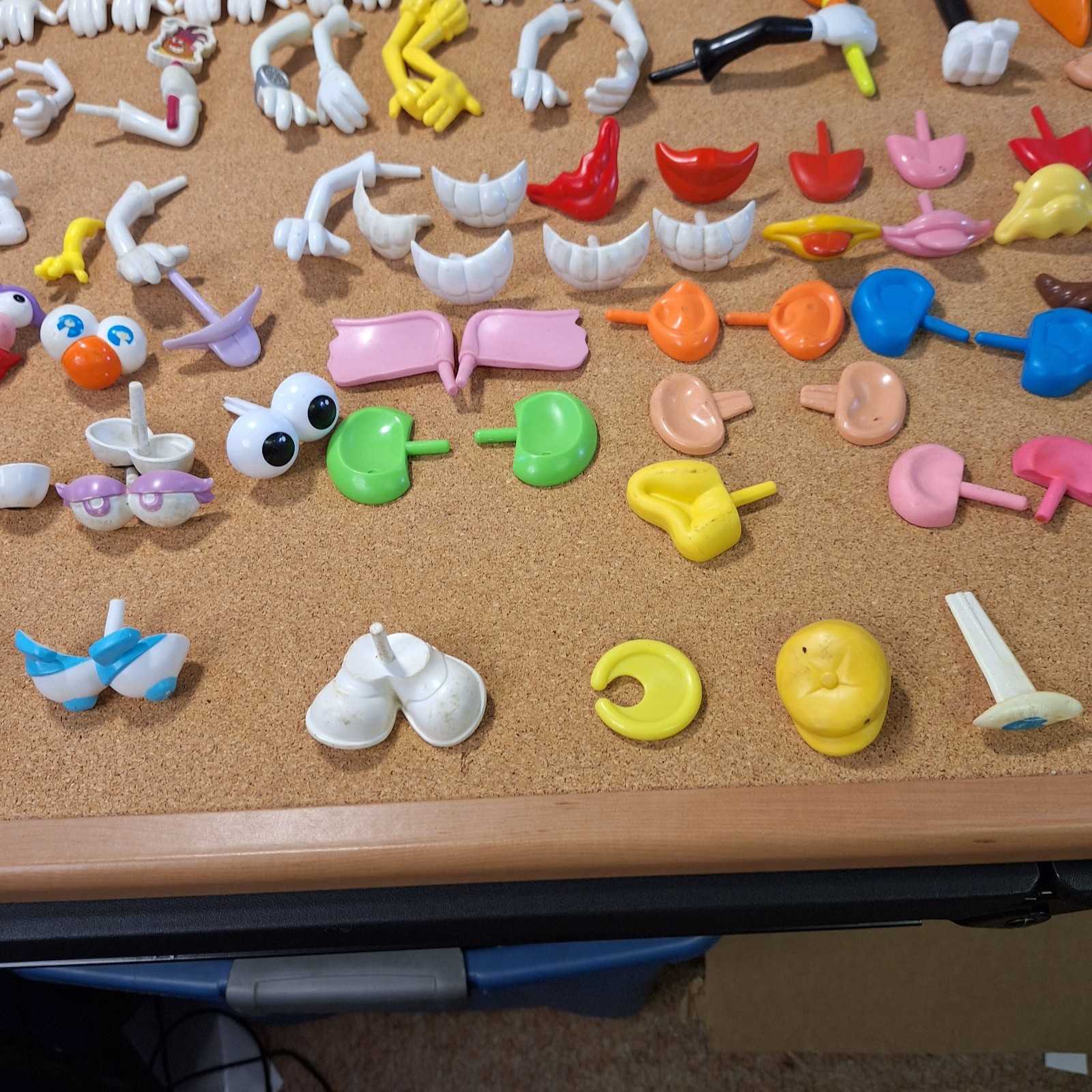 HUGE Lot Of Mr, Mrs, & Jr Potato Heads Including Accessories! 176 PC ...