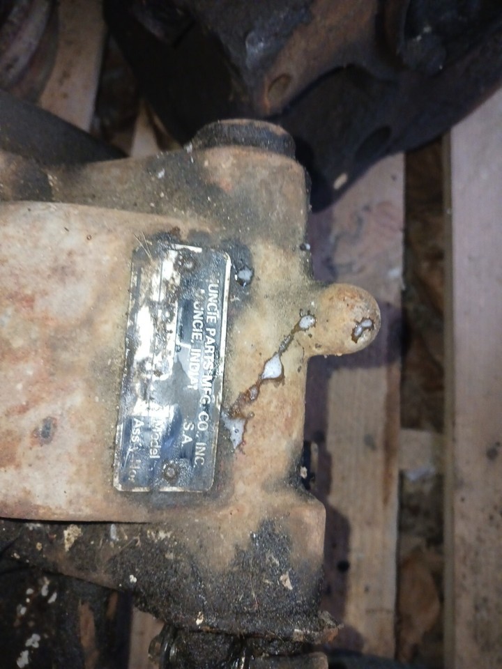 Lot Of 3 MUNCIE SM465 Four Speed TRANSMISSION 6273212 W/PTO 591953 ...