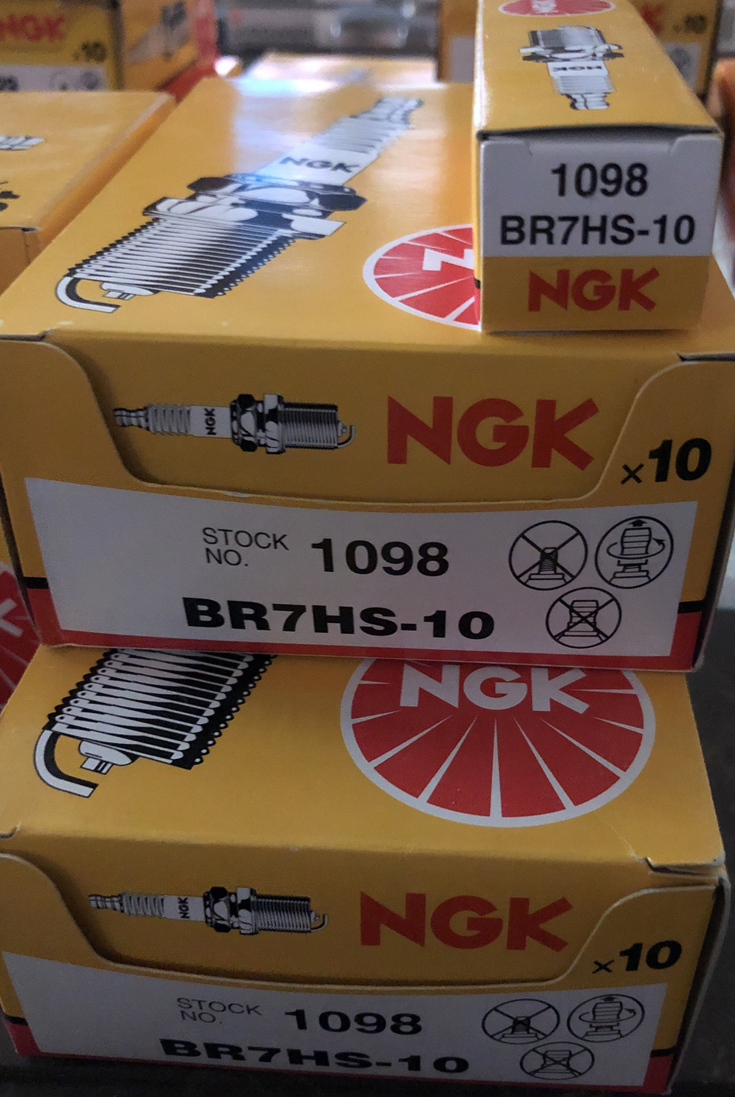 NGK BR7HS - Alternative spark plugs
