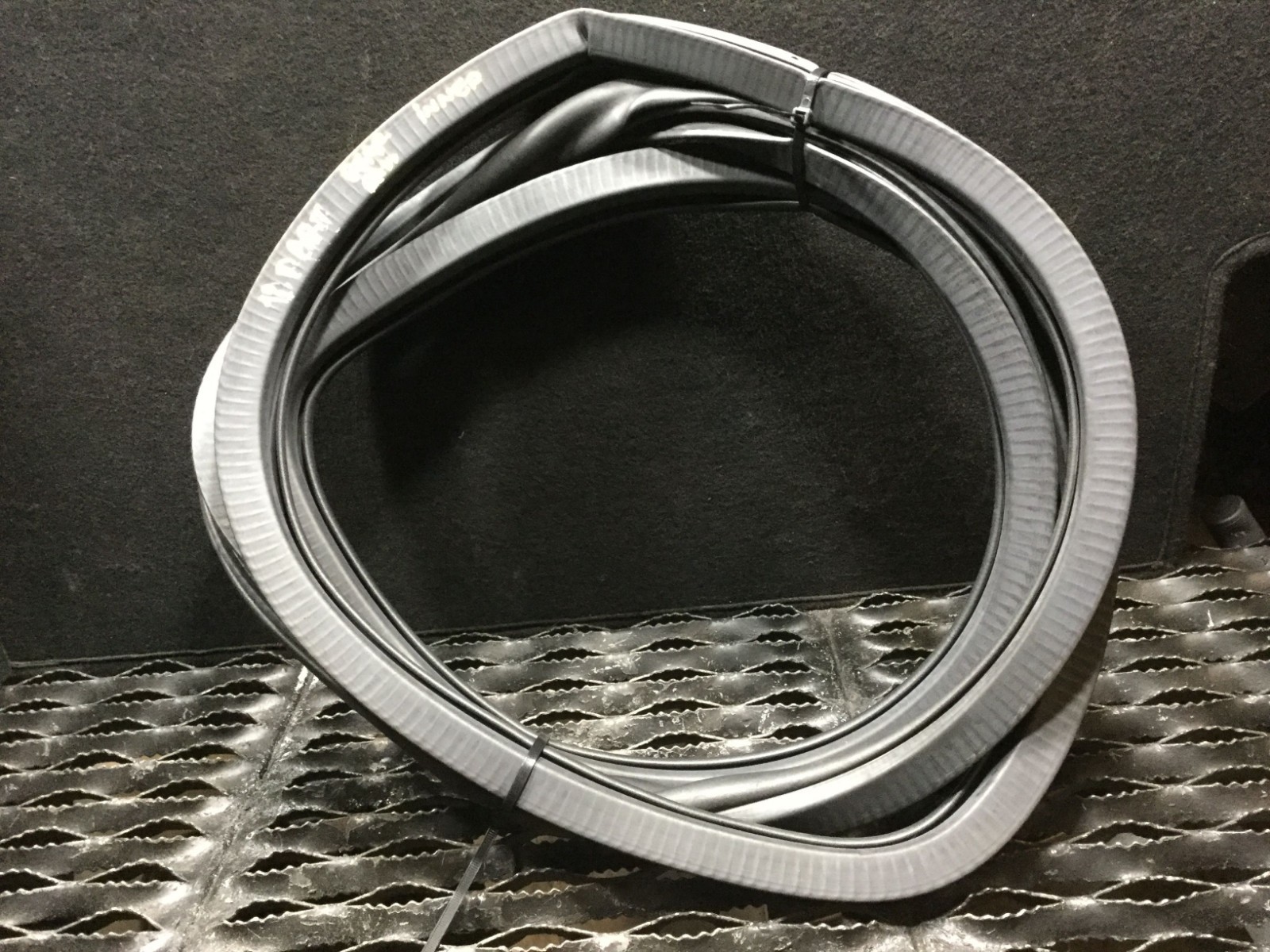 13-16 DODGE DART REAR LEFT DOOR INNER WEATHER STRIP WEATHERSTRIP SEAL ...