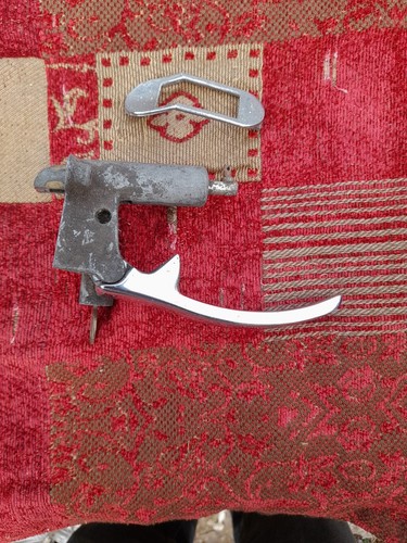 Morris Minor Drivers, Right-hand Door Handles With Key And Escutcheon ...