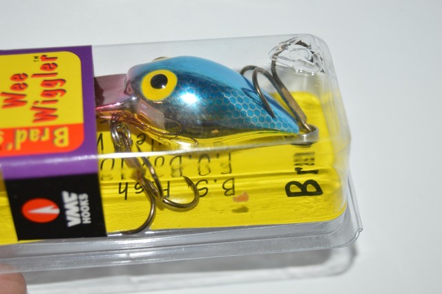 Brad's Wee Wiggler Pirate Metallic Blue Scale Red Lip Fishing Lure ...