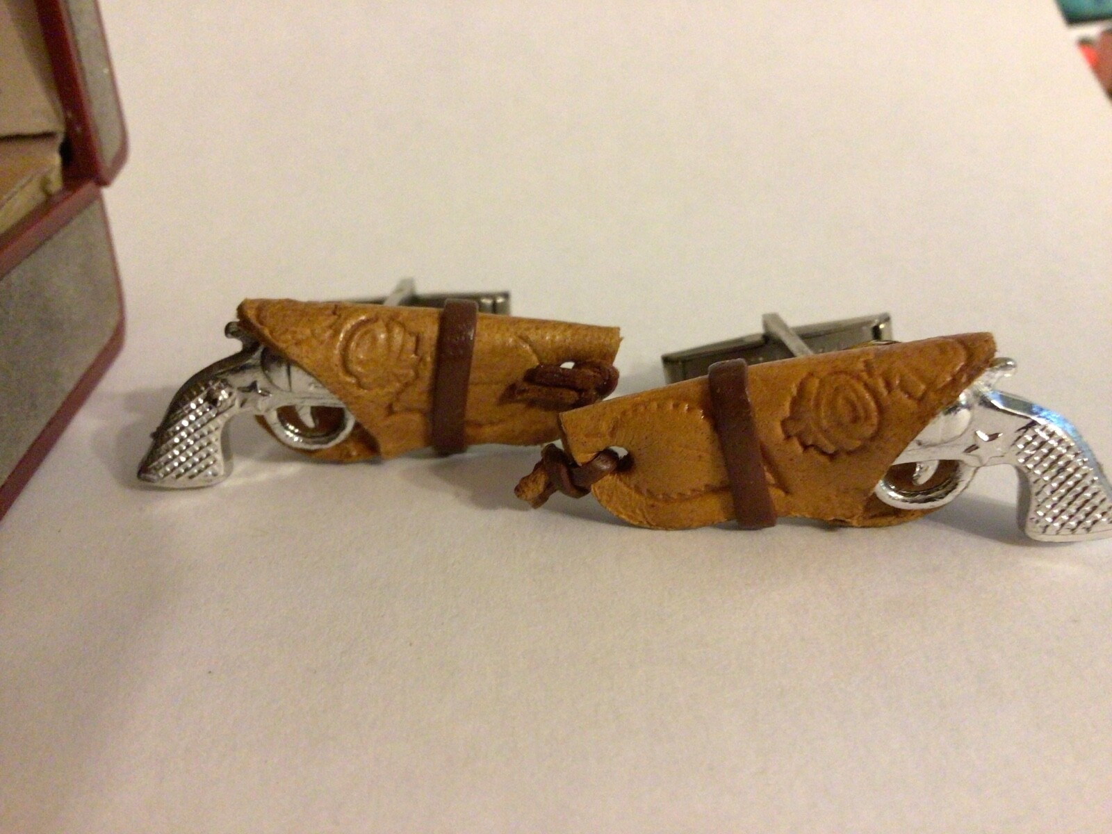 Vintage Gun/Pistol/ Six Shooter Novelty Cufflinks in … - Gem