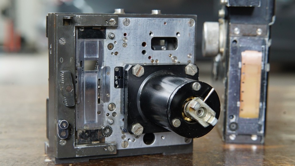 Eclair 16mm GV16 camera with three 100' magazines | eBay