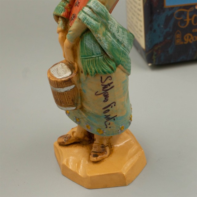 Fontanini Dominica Figure (1995 65268) - Signed by Stefano Fontanini ...