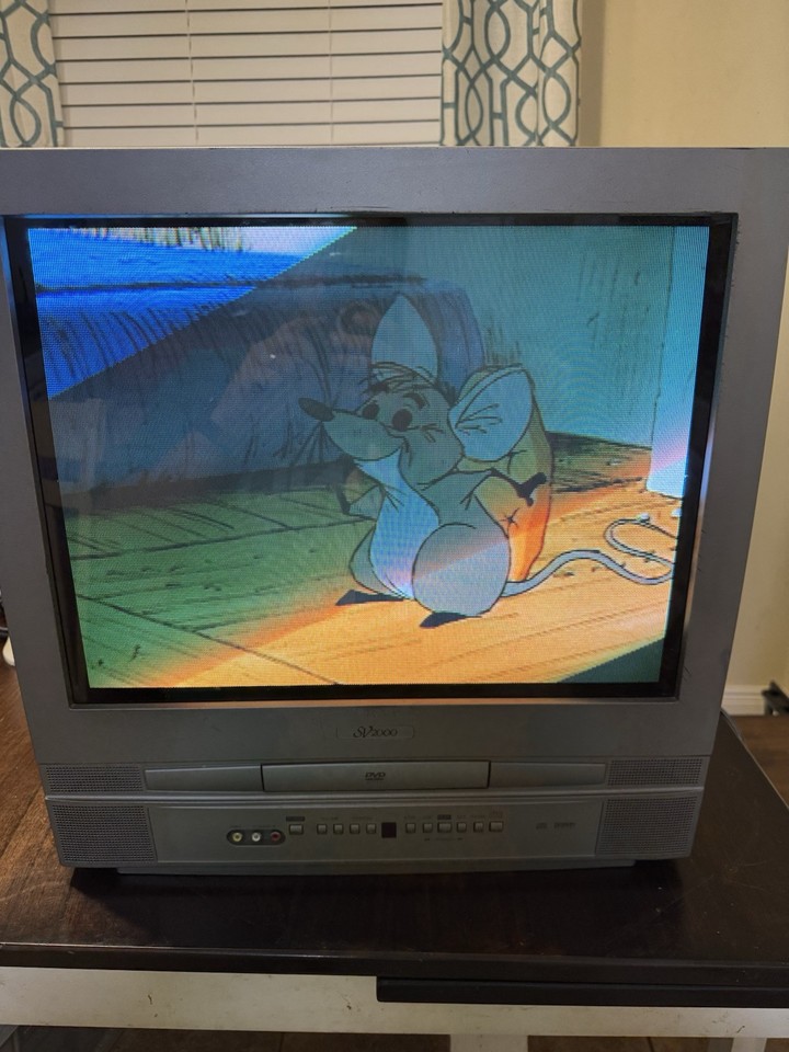 Flat screen SV2000 WV20D5 20" CRT TV DVD Player Retro Gaming With ...
