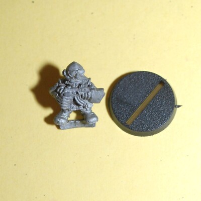 Warhammer 40k - Squat, RT301 - Rogue Trader, Squat Trooper w/ Bolter #E ...