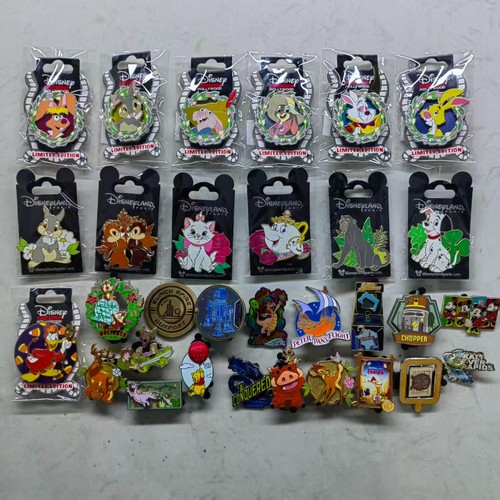 Disney exchange badges come in groups of 30 pins | eBay