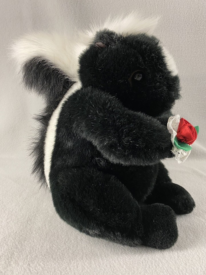 Fiesta Plush Skunk Holding Roses 10 1/2" Sitting 1989 Stuffed Animal ...