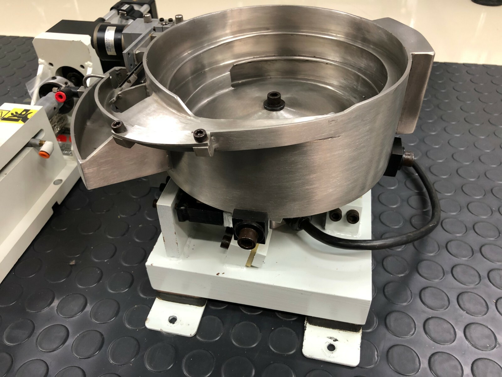 Cambridge Automatic Pin Inserter MD838P w/ Vibratory Bowl Feeder ...