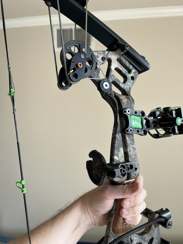 Oneida Kestrel Compound Bow And Arrows With Skb Hard Case | eBay