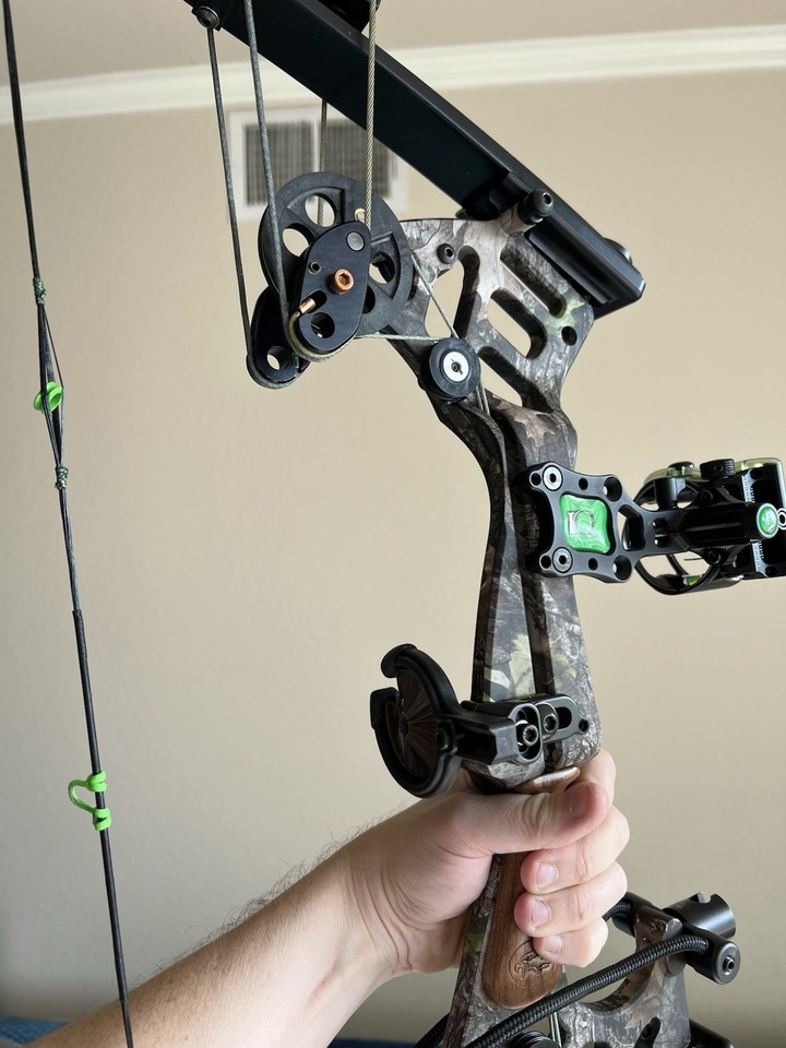 Oneida Kestrel Compound Bow And Arrows With Skb Hard Case | eBay