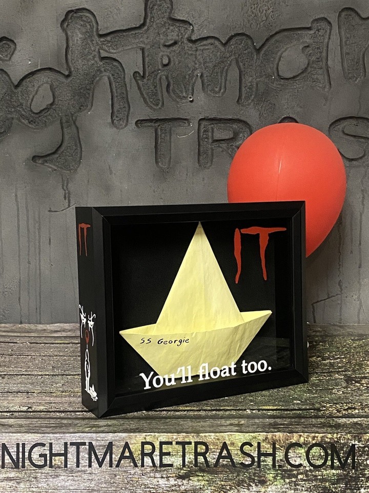 IT 2017 SS GEORGIE BOAT PENNYWISE HORROR MOVIE PROP DISPLAY COLLECTIBLE ...