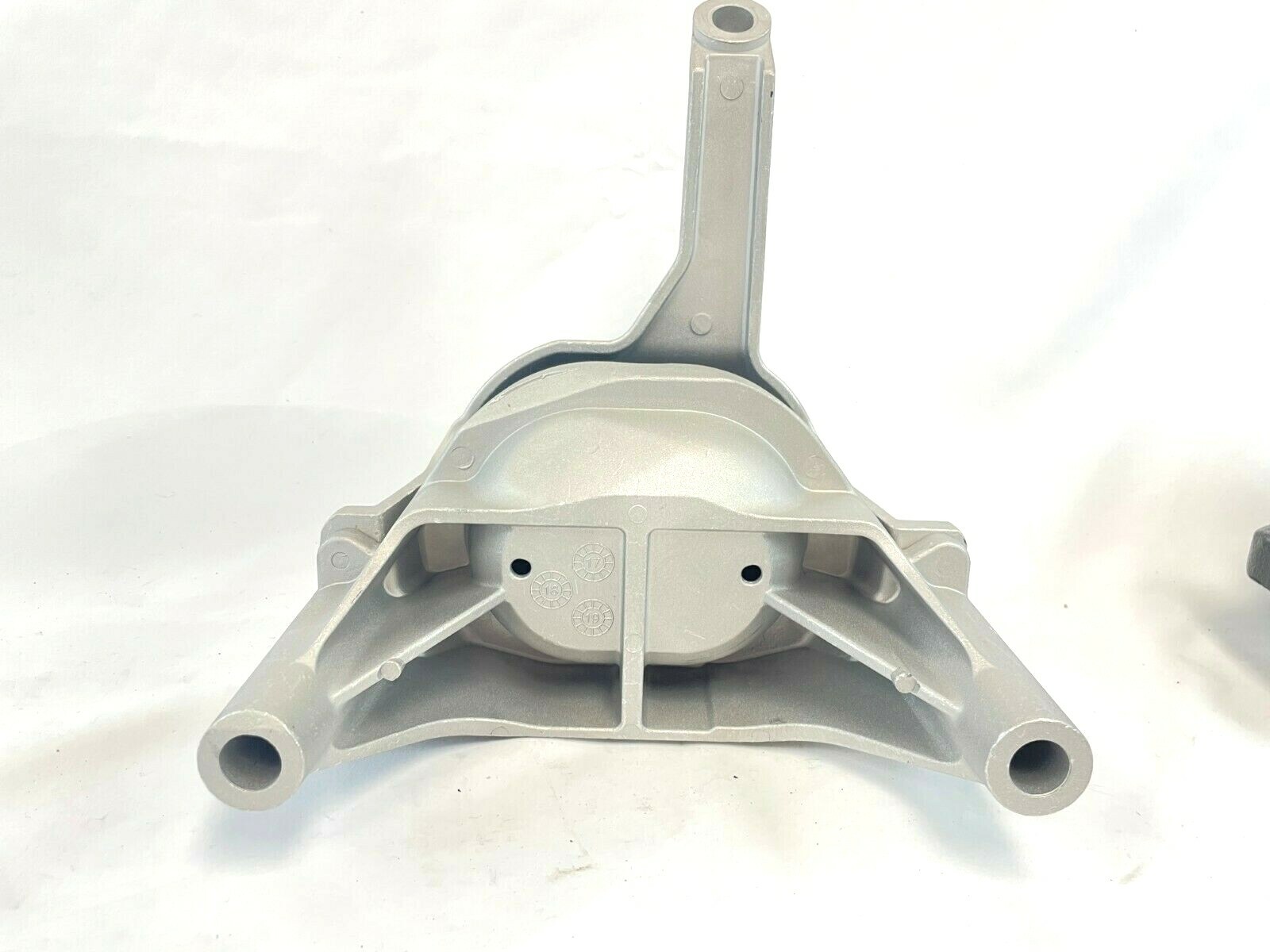 A4353 Hydraulic Front Right Engine Mount for Infiniti QX60 20-14 2.5L ...