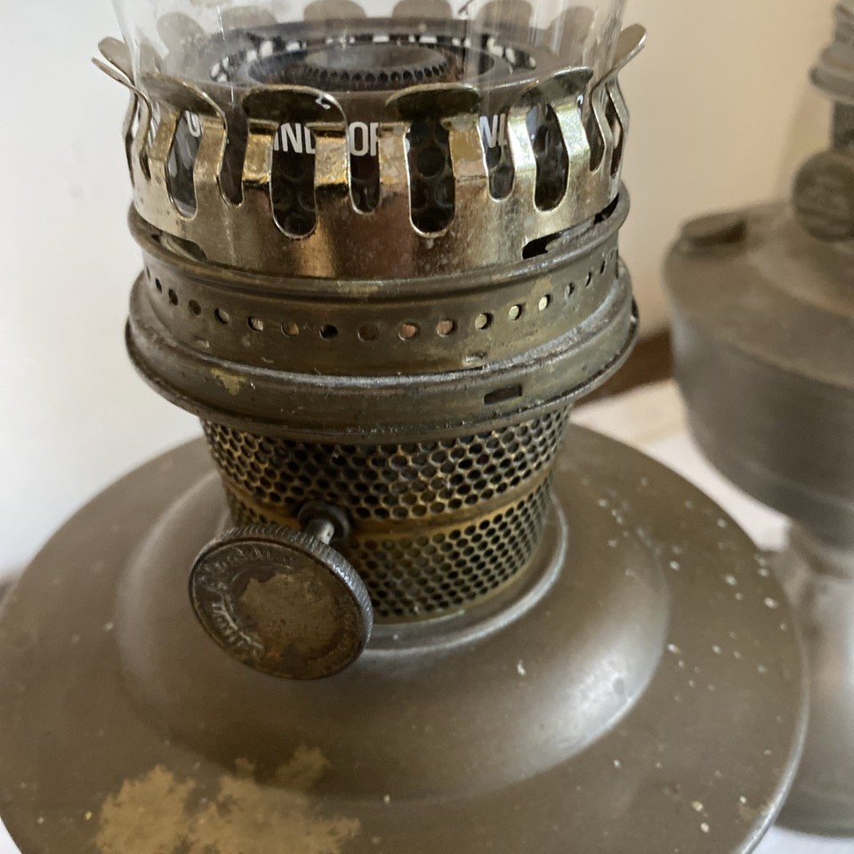 2 Vintage Super Aladdin Oil Lamps / Paraffin Lamps With Glass Chimneys ...