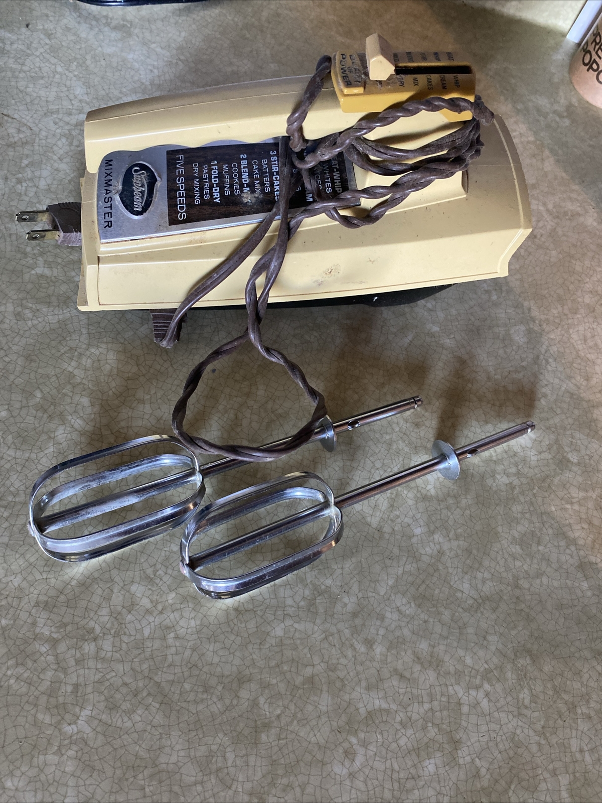 VTG Sunbeam Mixmaster Hand Mixer 5 Speed Burst Of Power Beaters Avocado ...