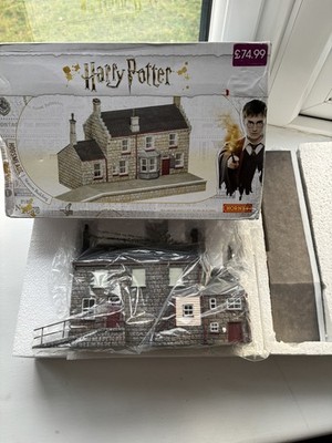 Hornby Harry Potter Hogsmeade Station Building - R7230 - Brand New ...