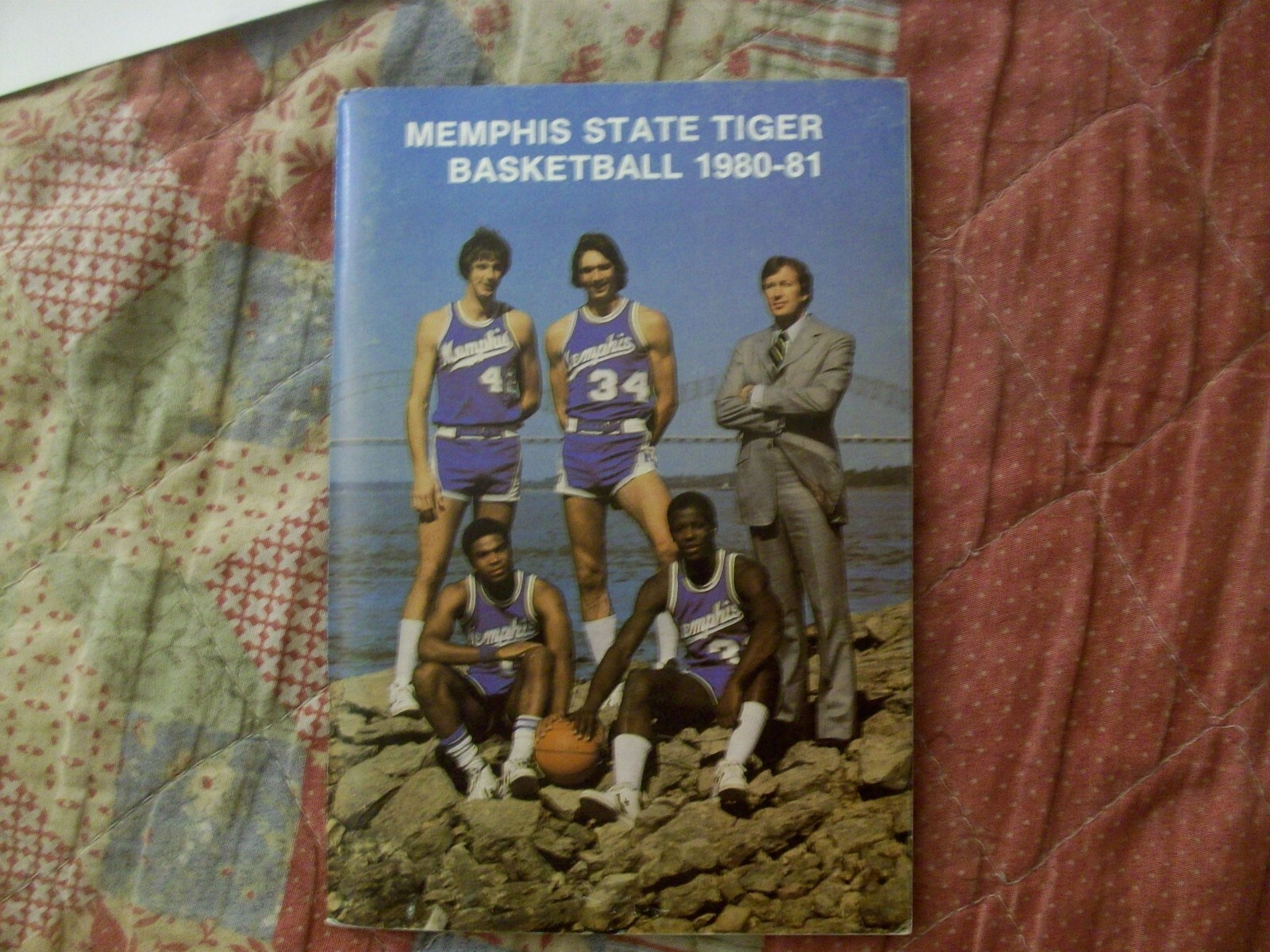 1980-81 MEMPHIS STATE TIGERS BASKETBALL MEDIA GUIDE Yearbook Program ...