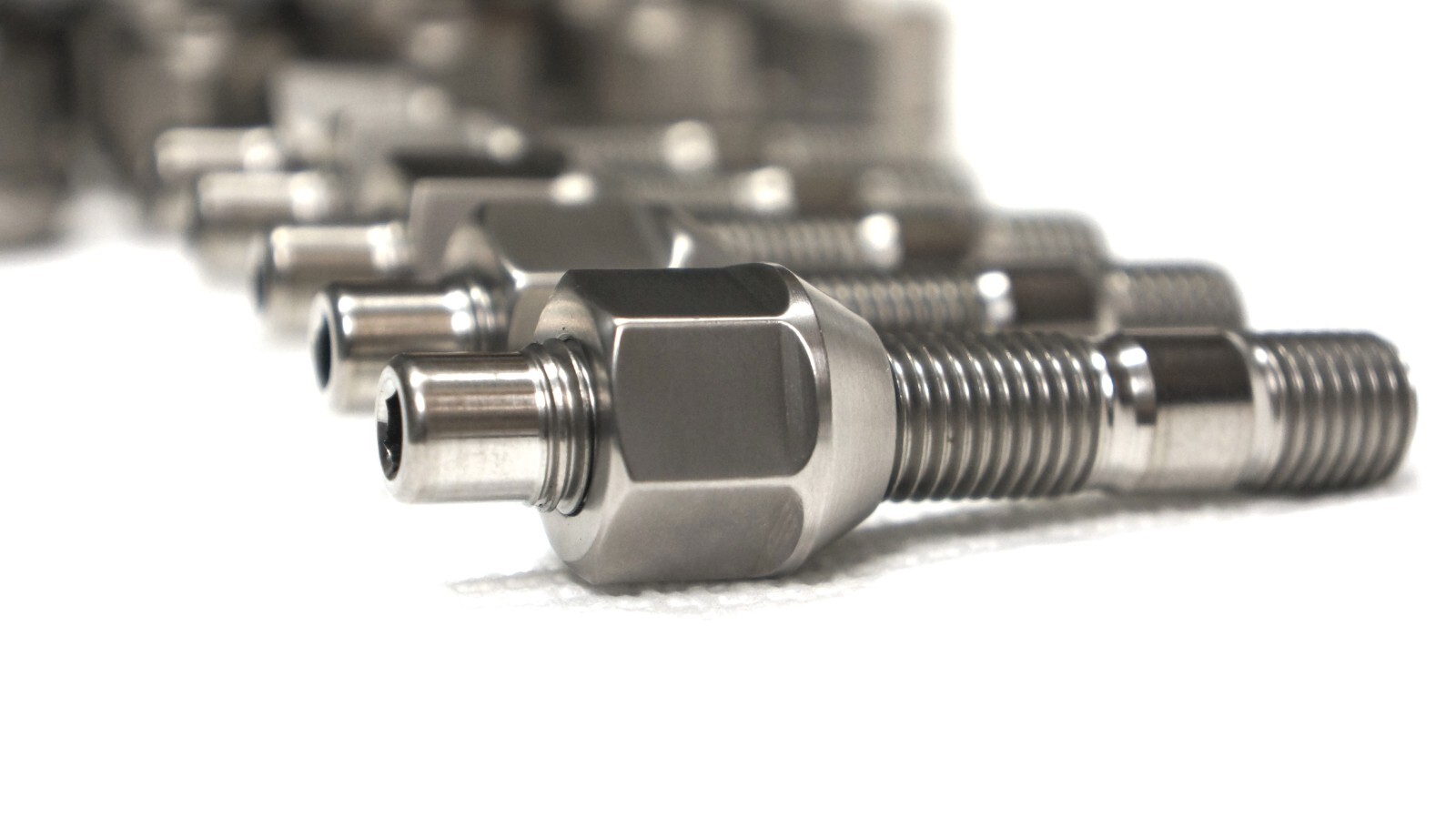 TITANIUM BMW 75mm 12x1.5 Wheel Stud Conversion Kit set 20-nuts 20-studs ...