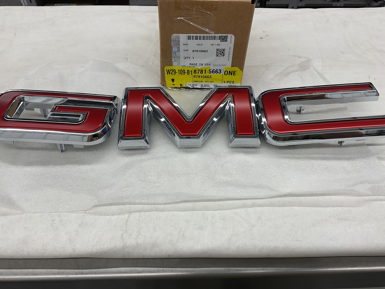 2020-2025 GMC Sierra Chrome and Red GMC Grille Emblem | GM #87815663 ...