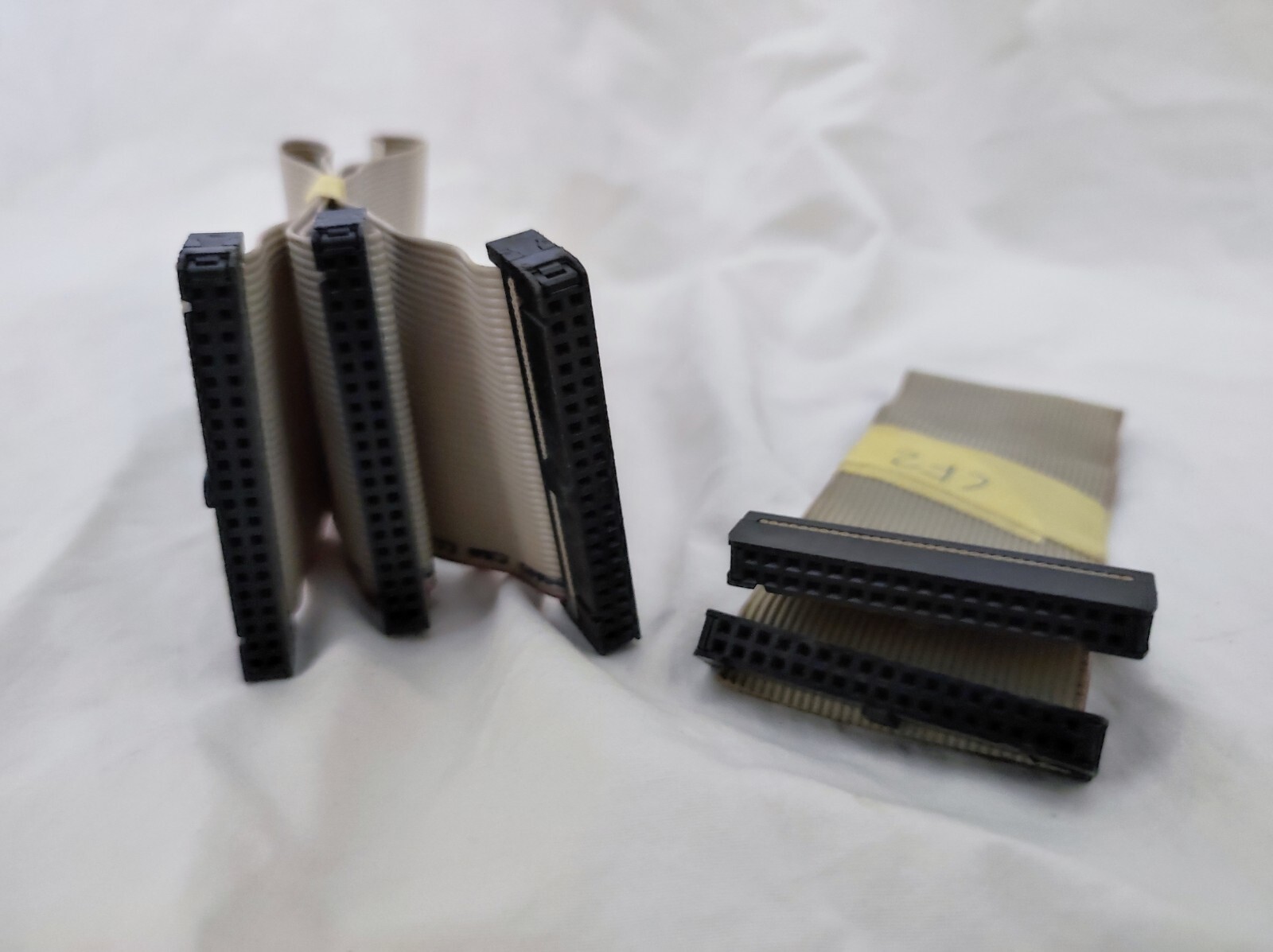 IDE 40 Pin 3 Connector and Floppy Disk Drive 34 Pin 2 connector Cables ...