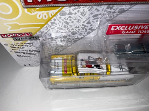 Johnny Lightning 1/64 **Monopoly** Yellow 1957 Lincoln Premier **NEW IN ...