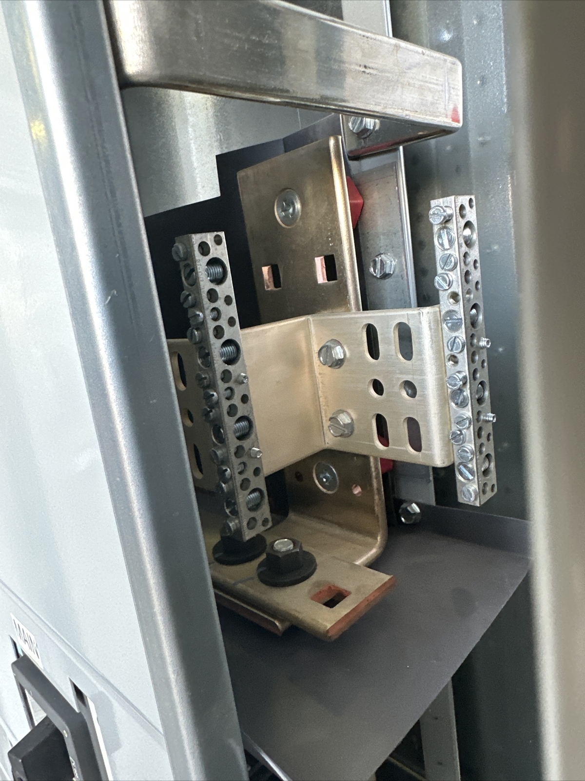 Siemens 400 Amp 208/120 3 Phase Breaker Panel MDP W/ Breakers 42 ...