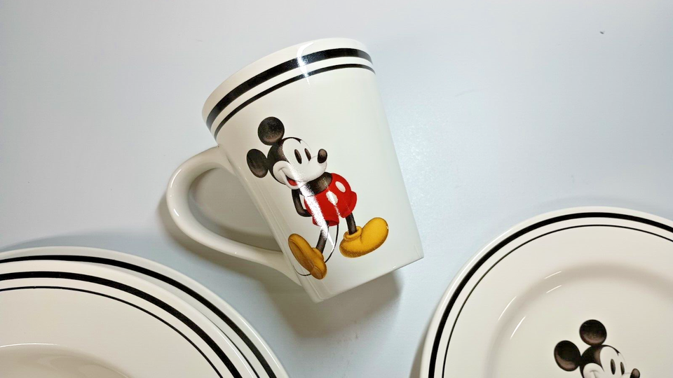 16pc Classic Mickey Disney Mickey Mouse Dinner Set - Plates and Cup ...