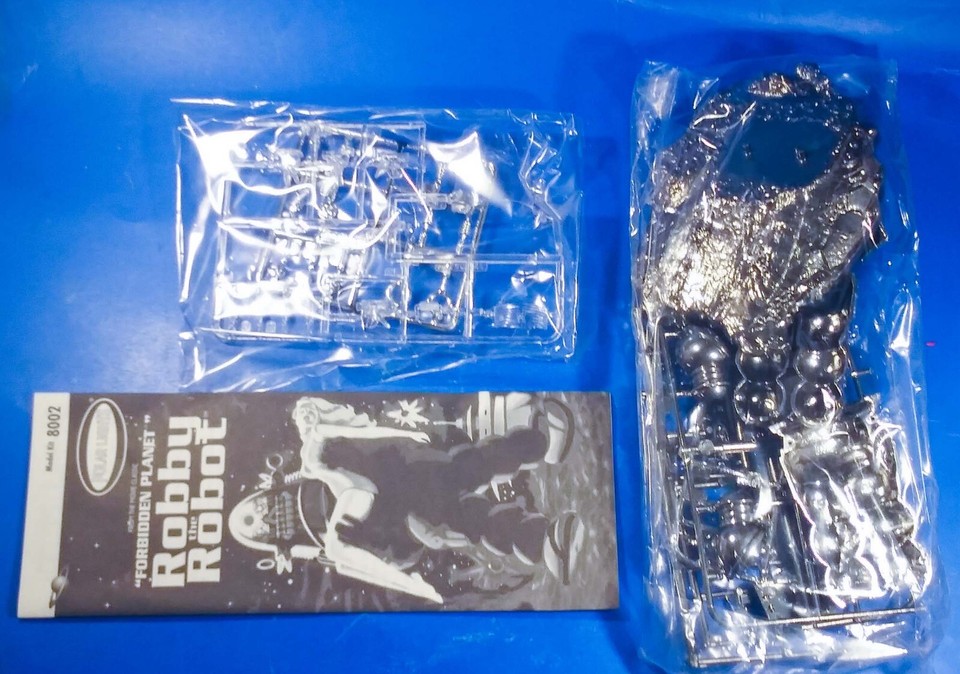 Chrome - Robby The Robot "Forbidden Planet" Figure Model Kit #8002 | eBay
