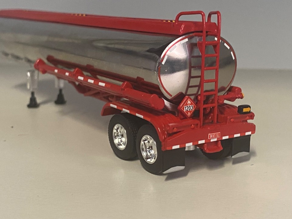 DCP CHROME & RED HEIL FUEL TANKER W/ REAR FENDERS | eBay