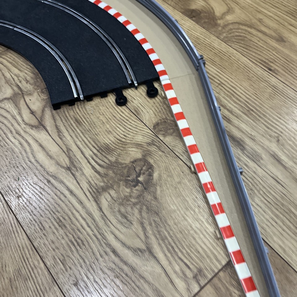 Scalextric classic track full standard corner with borders Barriers 🏎️ ...
