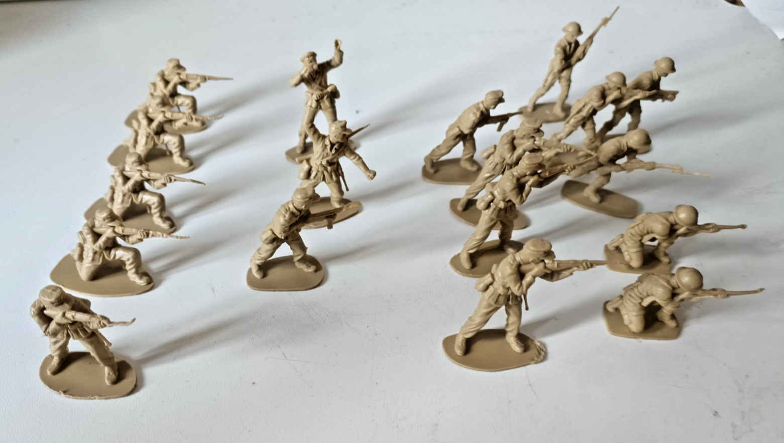 Army Soldiers HO OO 1/72 Scale Plastic Toy Soldiers Mixed Poses Lot of ...
