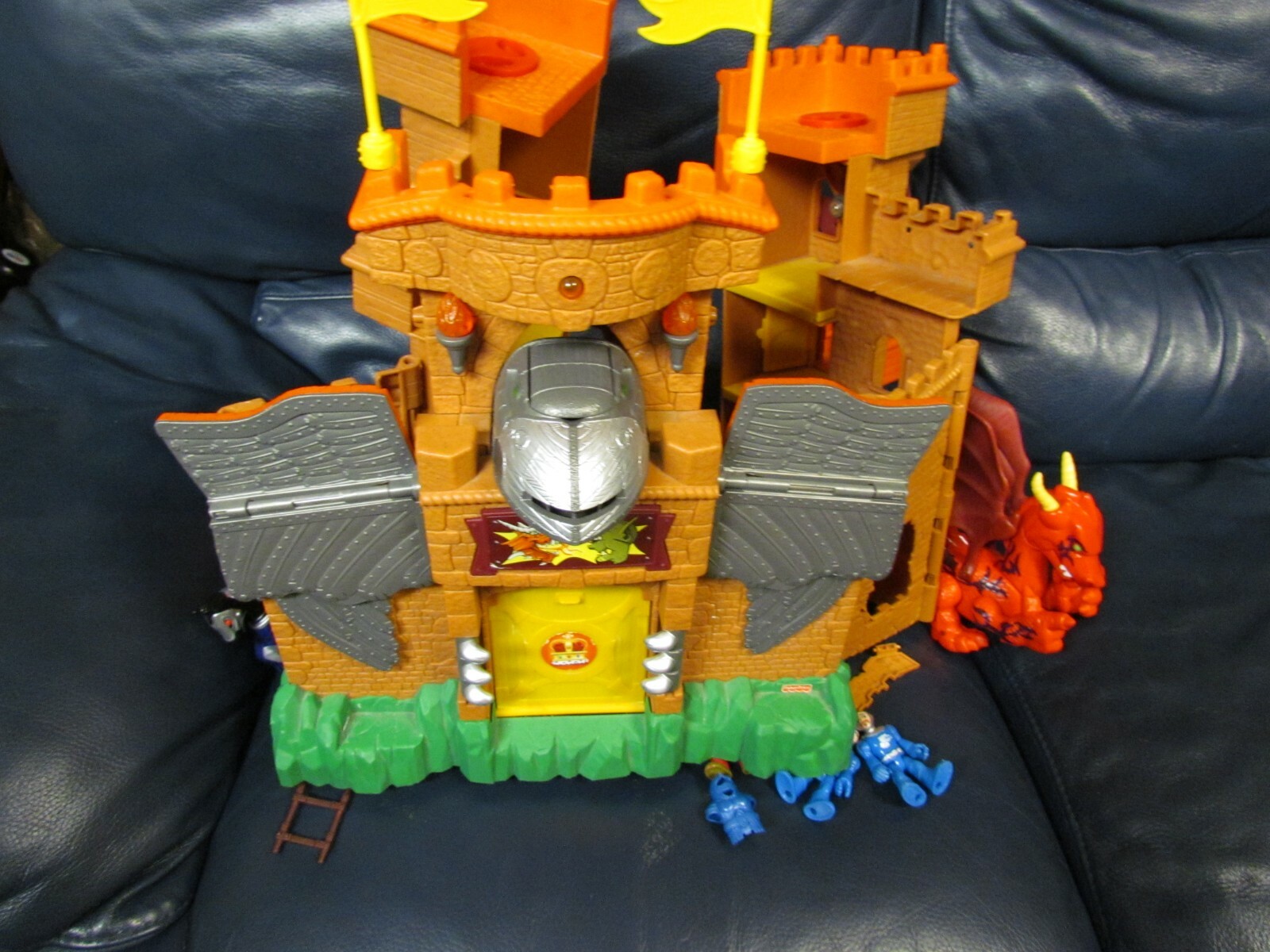 Imaginext Lot Eagle Talon Castle Playset Figures Dragon fisher price | eBay