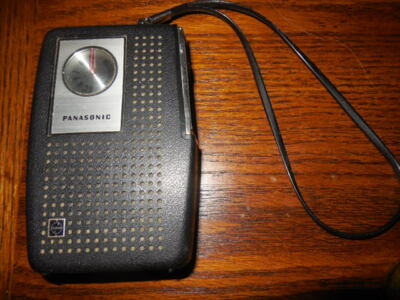 Vintage Panasonic R-1077 Handheld Transistor AM Radio (Made In Japan ...