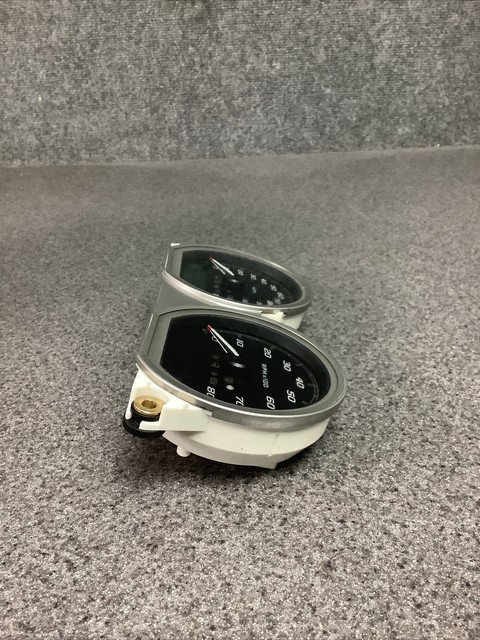 2014 Harley Instrument Cluster Speedometer Techno Meter MPH 70900121 ...