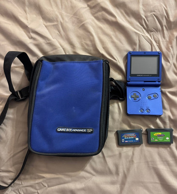 Nintendo Blue Game Boy Advance SP Bundle with 2 Games and Carry Case ...