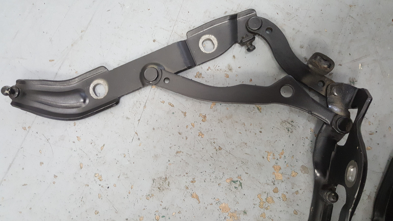 BMW E90 E91 3 SERIES 05-12 BOOT LID TAILGATE HINGES PAIR SPARKLING ...