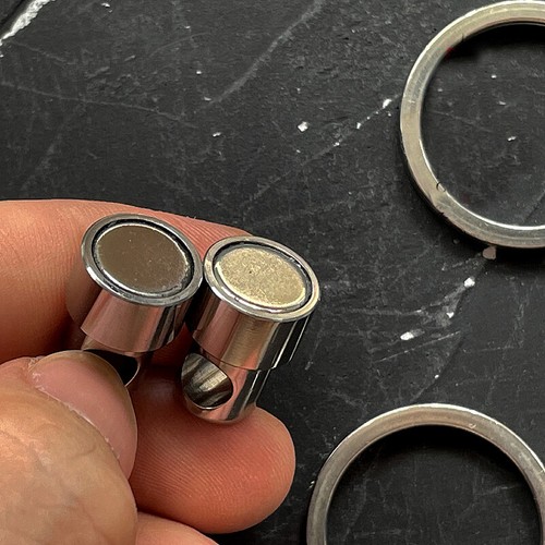 Titanium Alloy Magnet Quick Buckle Detach tool EDC Keychain Tools Key ...