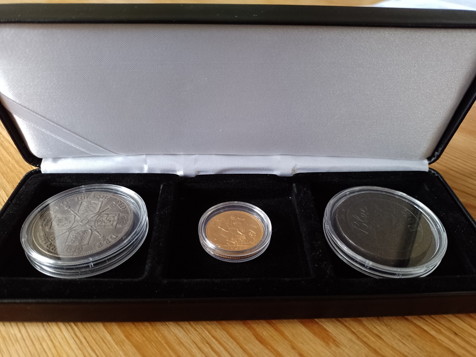 Lighthouse coin case (etui) for presenting 3 coins - Nobile Quadrum 3 ...