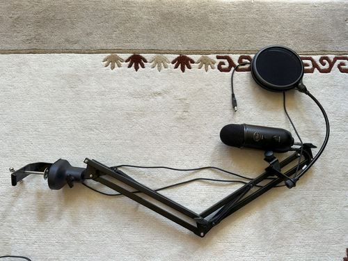 Blue Yeticaster Professional Broadcast Bundle with Blue Yeti USB ...