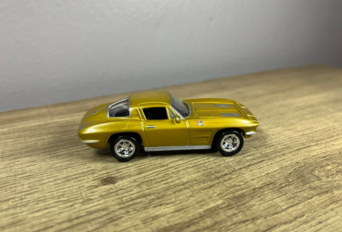 Johnny Lightning Corvette Collection - 1963 Gold Chevy Corvette Coupe 1 ...