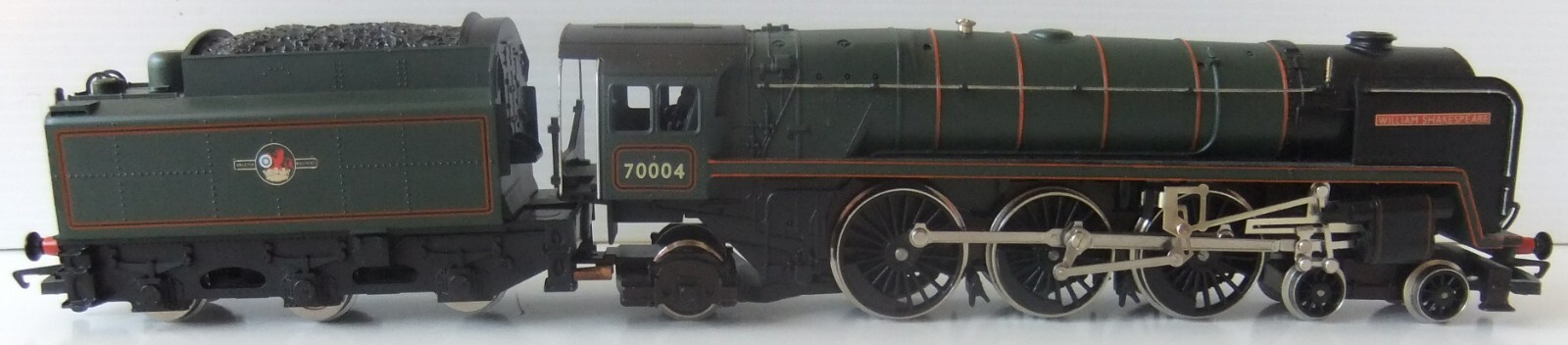 HORNBY R329 Britannia Class 4-6-2 loco 70004 `WILLIAM SHAKESPEARE ...