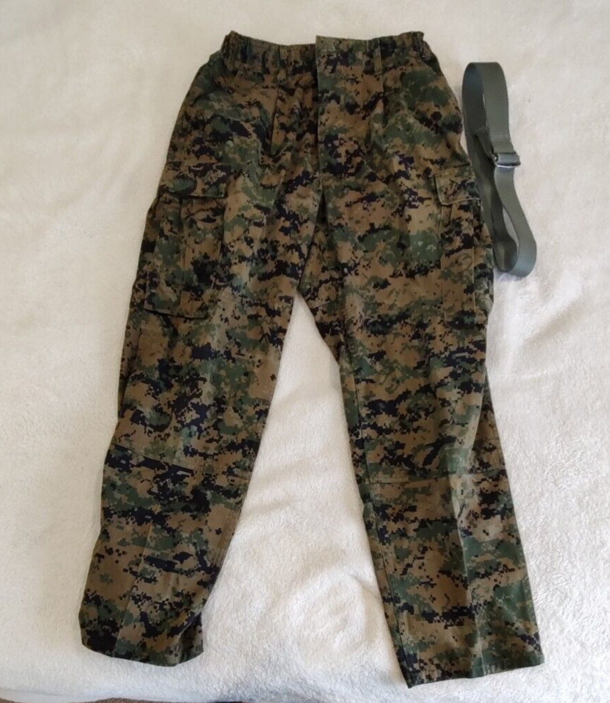 Digital Camo Military Cargo Pants and Belt Size Mediu… - Gem